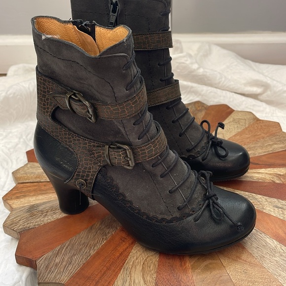 Gold Button | Shoes | Gold Button Steampunk Leather Boots Size 36 ...